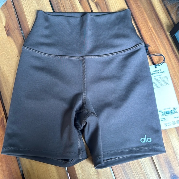 ALO Yoga | Shorts | Alo Airlift Energy Short | Poshmark